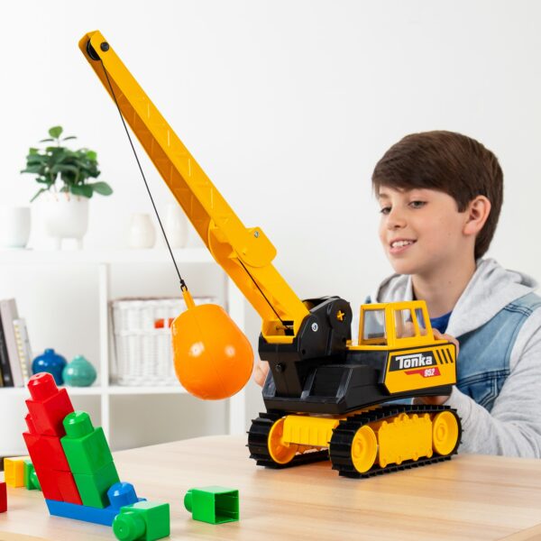 Tonka - Steel Classics 2-in-1 Wrecking Ball & Crane | BasicFun!